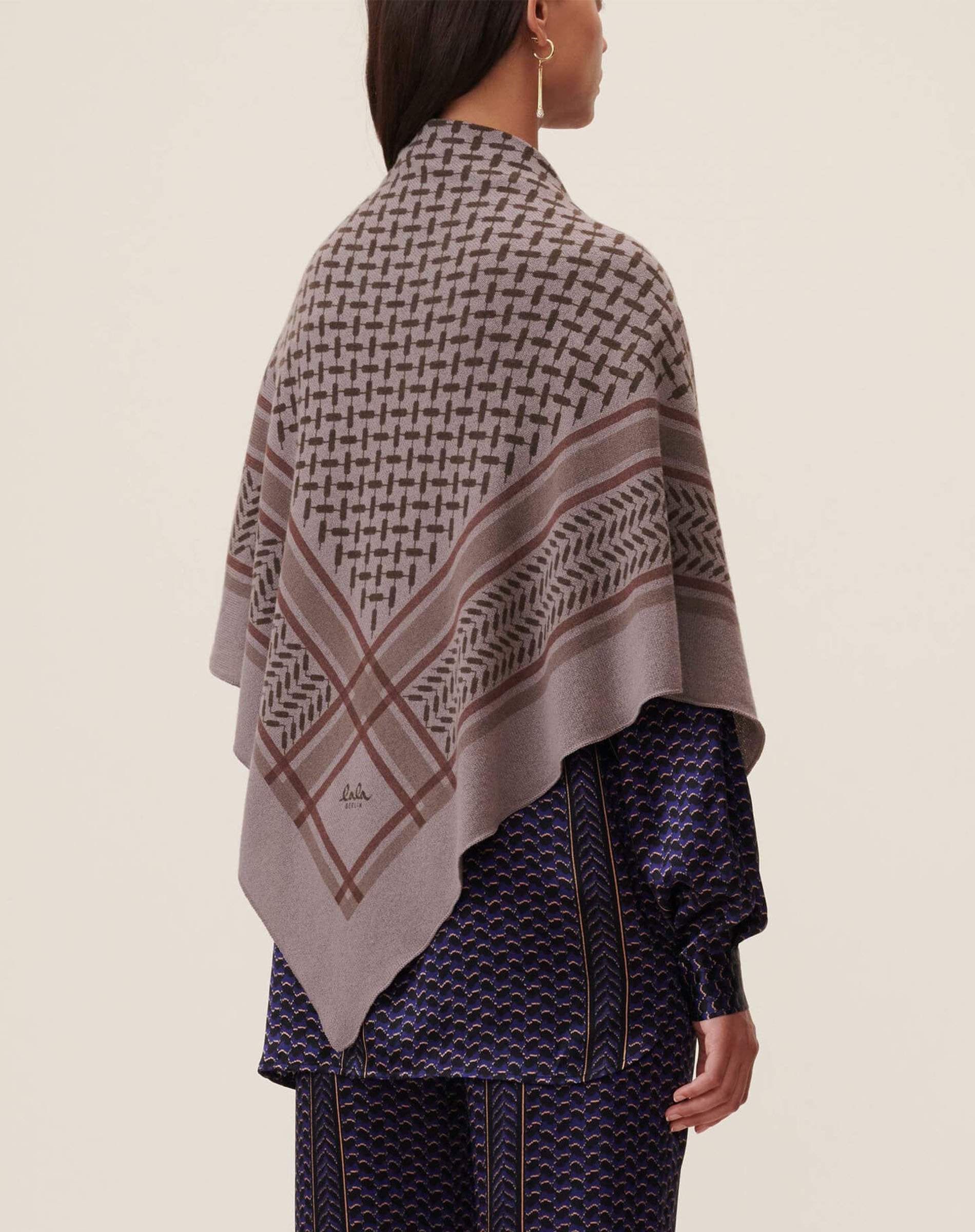 Triangle Trinity Coloured M Tørklæde - Lala Berlin | Shop på byKalstrup